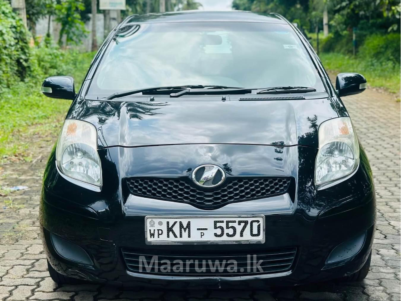 Toyota Vitz 1300cc push start - Nittambuwa, Gampaha - Sri Lanka's only ...